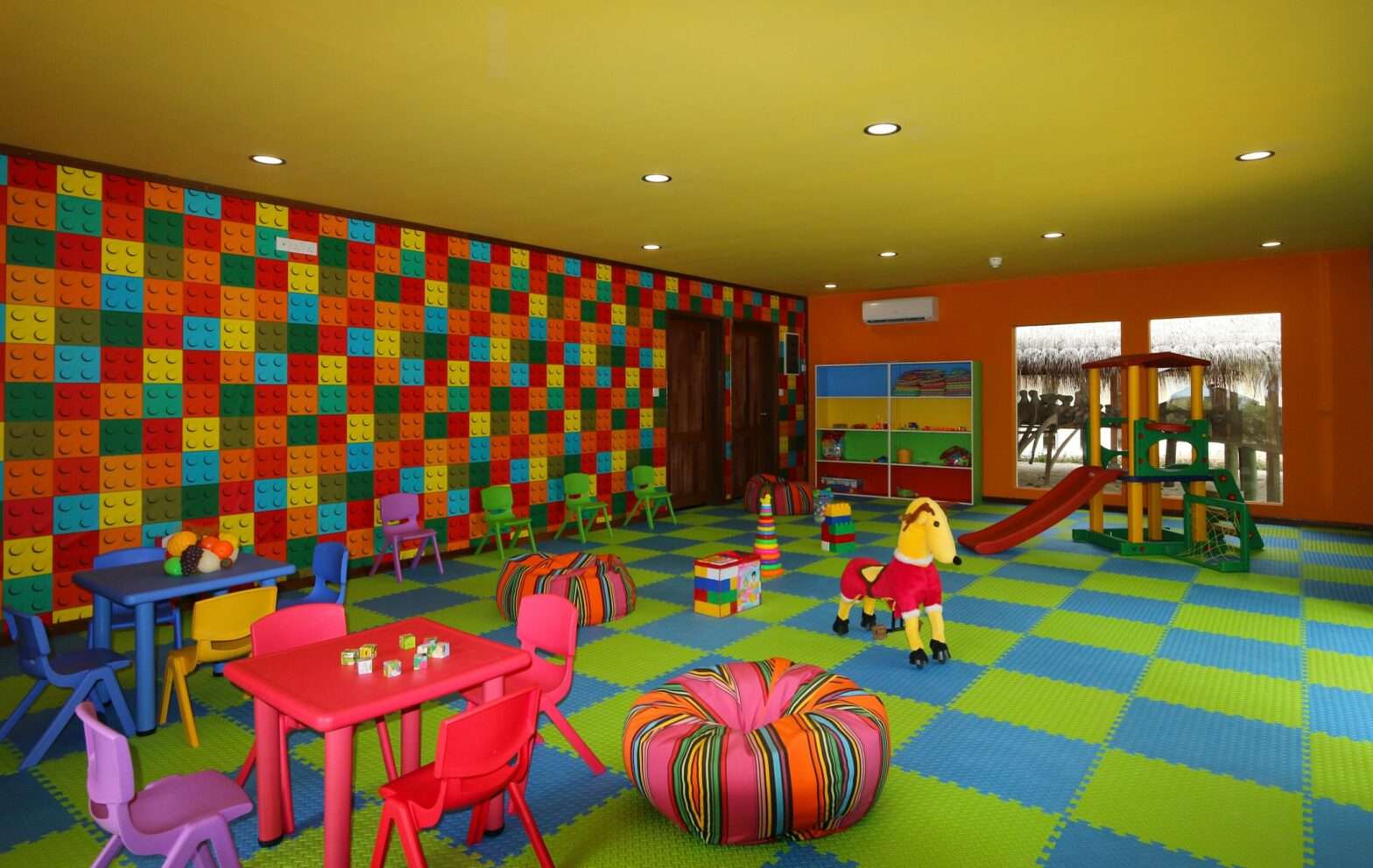 KIDS PLAYROOM - Meeru Maldives Resort Island
